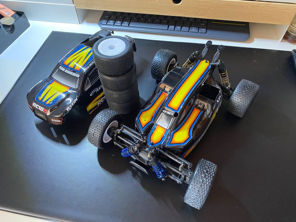 Team Associated RC18B2 Roller | Kaufen auf Ricardo