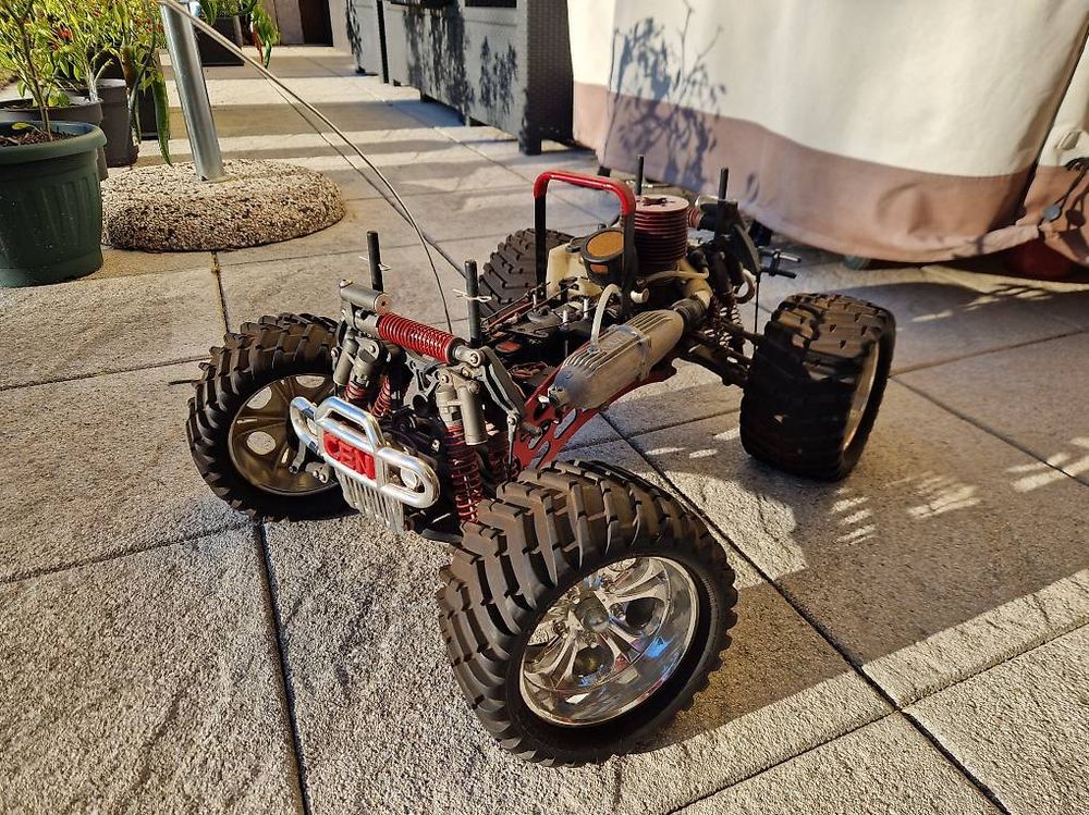1/8 Scale Nitro Monster Truck CEN Genesis 46 RC (Gebraucht) in Comano ...