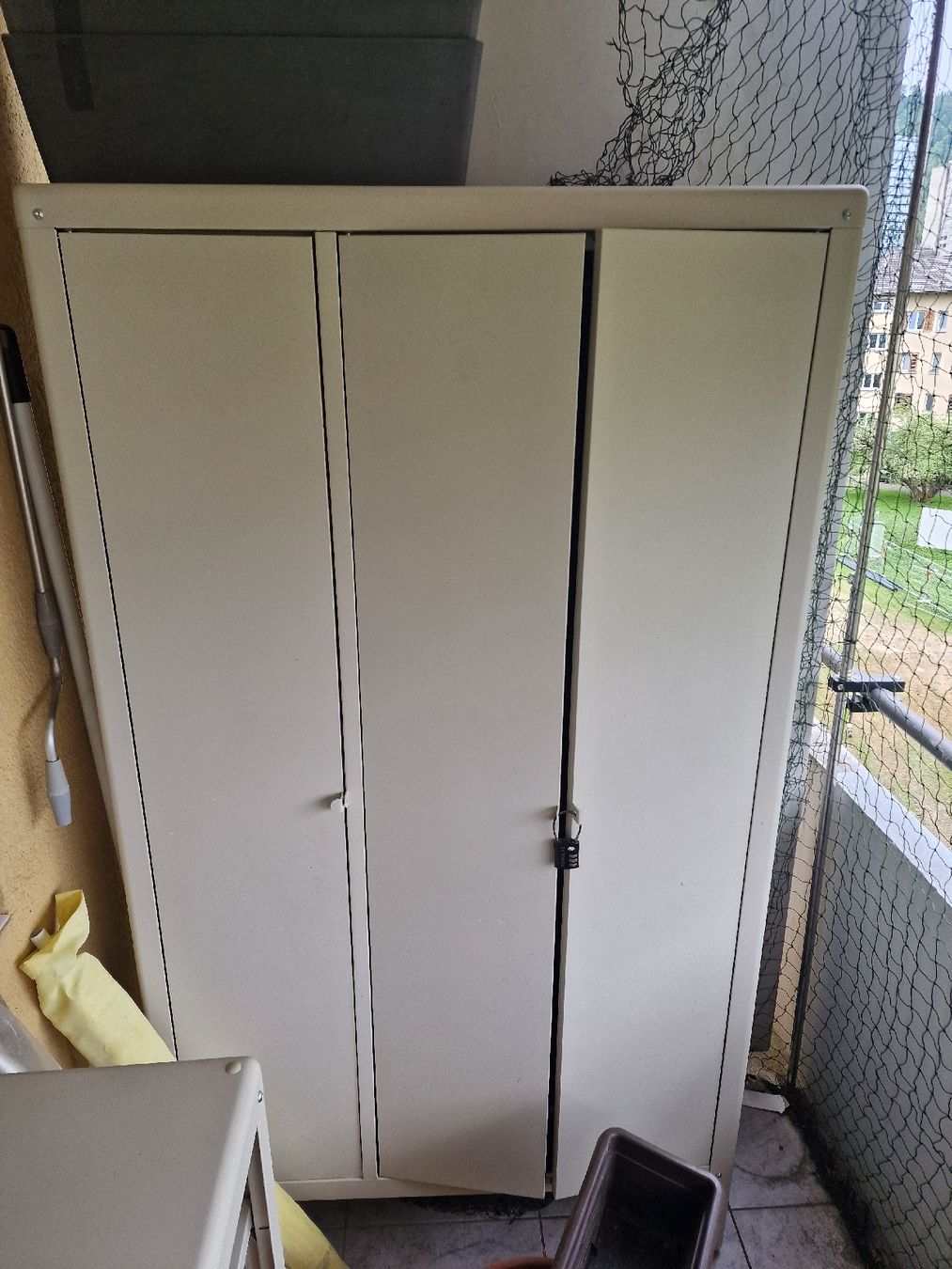 Metal Garden Cabinet & Shelving Unit (Balcony/Cellar) (D'occasion) à ...