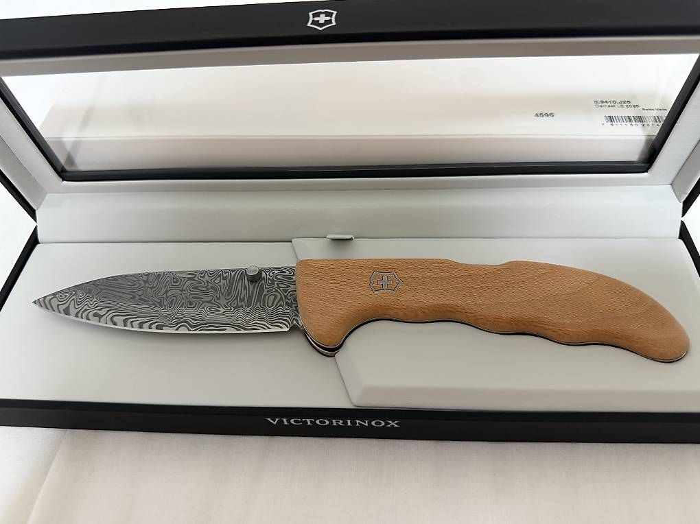 Victorinox Damast 2026 (Neu und originalverpackt) in Ibach für CHF 315 ...