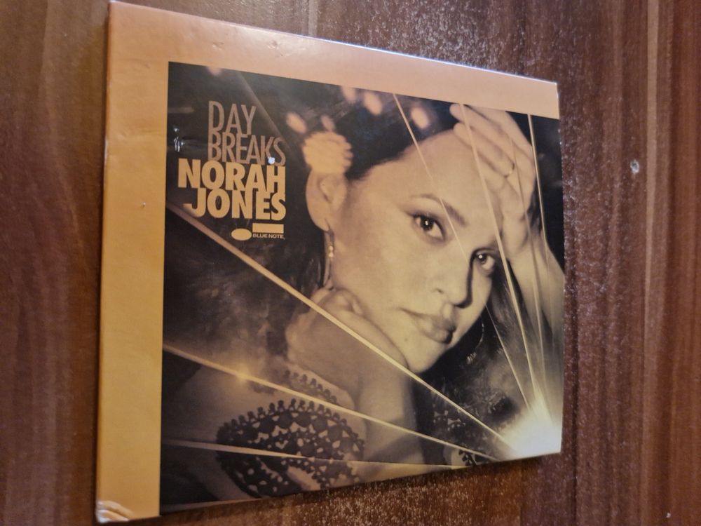Norah Jones - Day Breaks (Gebraucht) in Wattenwil für CHF 1.25 – mit ...