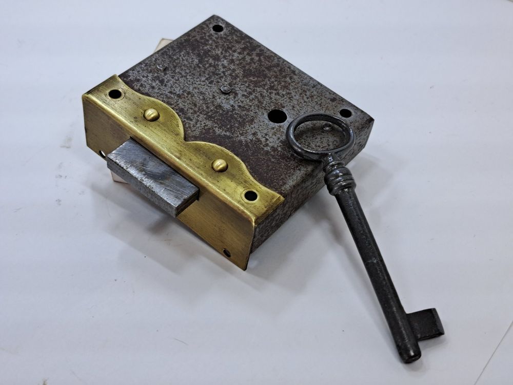 antikes Möbel-/Schrank Schloss mit Schlüssel, DM4cm (LOT342) | Kaufen auf Ricardo