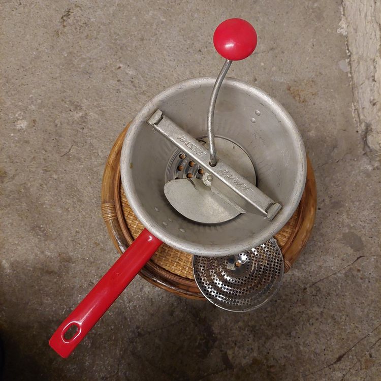 Passe-vite, passe-rapide, passe-tout en alu 2 grilles ancien | Kaufen ...