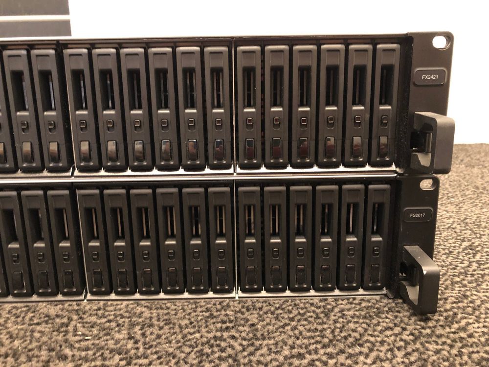 Synology FlashStation FS2017 + Rack Expansion Unit FX2421 (Gebraucht ...