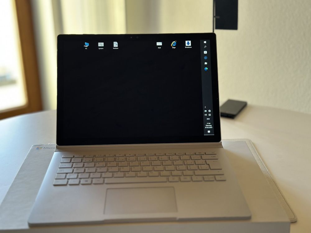 Microsoft Surface Book 13" - i5/ 8GB/128GB - Windows 10 Pro (Gebraucht ...