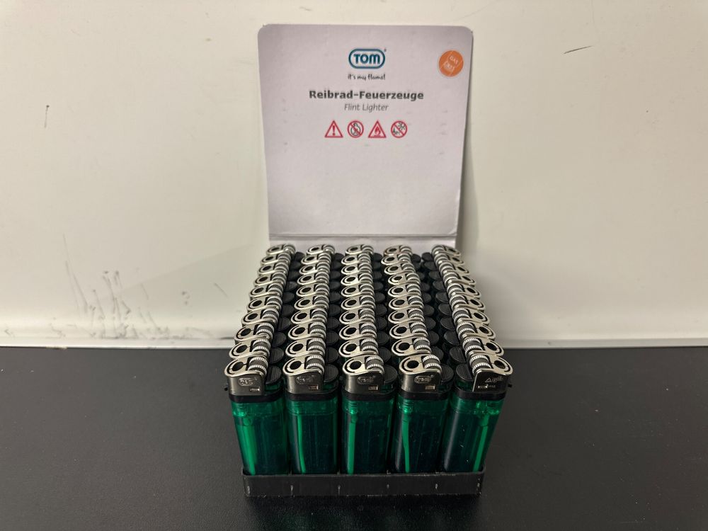 Neu Display Reibrad- Feuerzeug grün 50x) (Neu und originalverpackt) in Inwil für CHF 9 – mit ...
