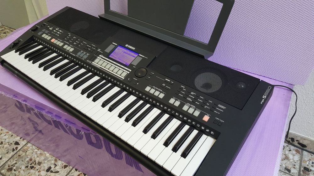 Keyboard Yamaha PSR S 550 mit USB (Gebraucht) in Glattbrugg für CHF 299 ...