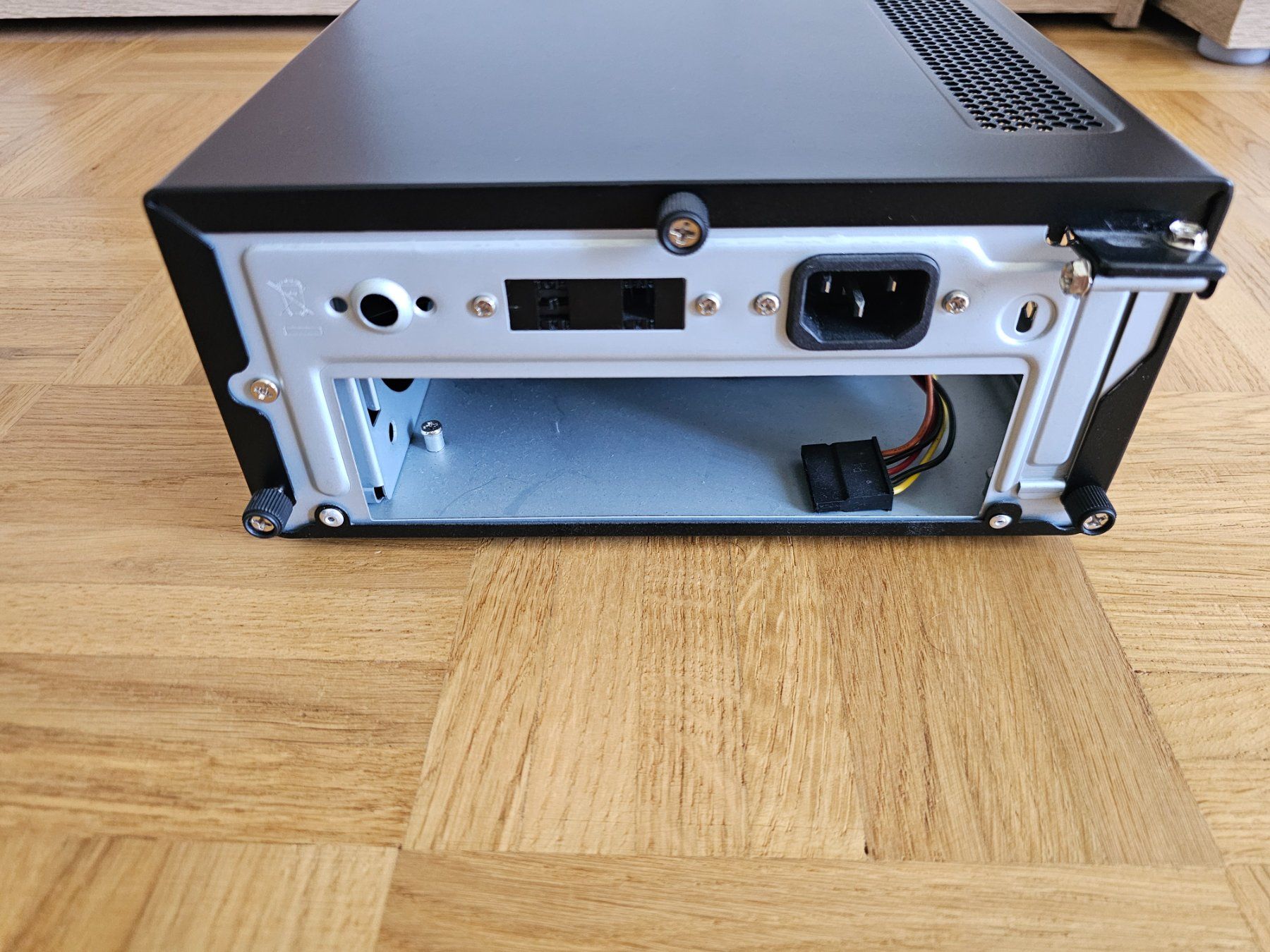 Boitier mini-ITX Antec ISK300-150 (Gebraucht) in Fribourg für CHF 35 ...
