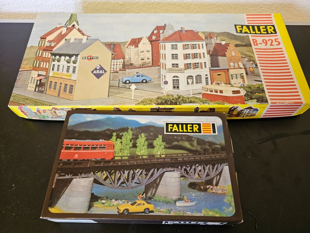 1 Faller Gebäude und 1 Brücken Pfeiler für HO | Kaufen auf Ricardo