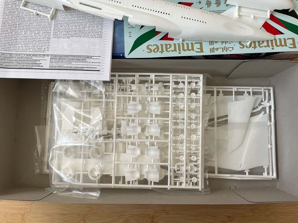 Airbus A380- Emirates - Revell 1/144 (Neu (gemäss Beschreibung)) in für ...