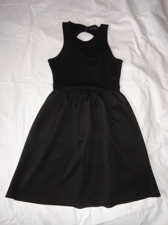 Robe Even & Odd T S (D'occasion) à Gampelen pour CHF 9.95 – avec livraison | Acheter sur Ricardo