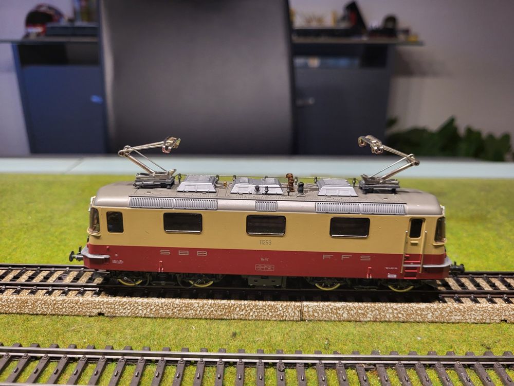 Hag 216 Re4/4 ll SBB- TEE ESU MFX V5 AC Digital (Gebraucht) in ...