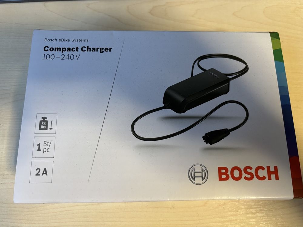Bosch E-Bike Ladegerät Compact Charger (Neu und originalverpackt) in ...