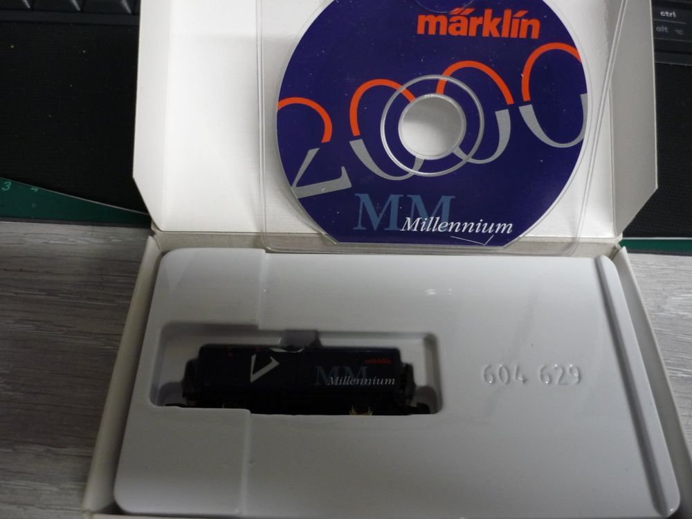 Marklin Z Wagon citerne "Millenium" 2000 en boite d'origine (Neuf avec emballage d'origine) à ...