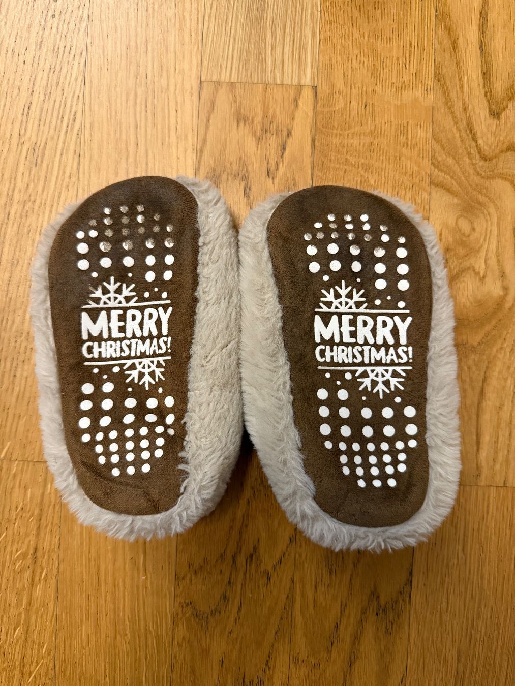 Kinder Hausschuhe / Finken – Rentiermotiv – TEX – Grösse XS (Gebraucht) in Thalwil für CHF 6 ...