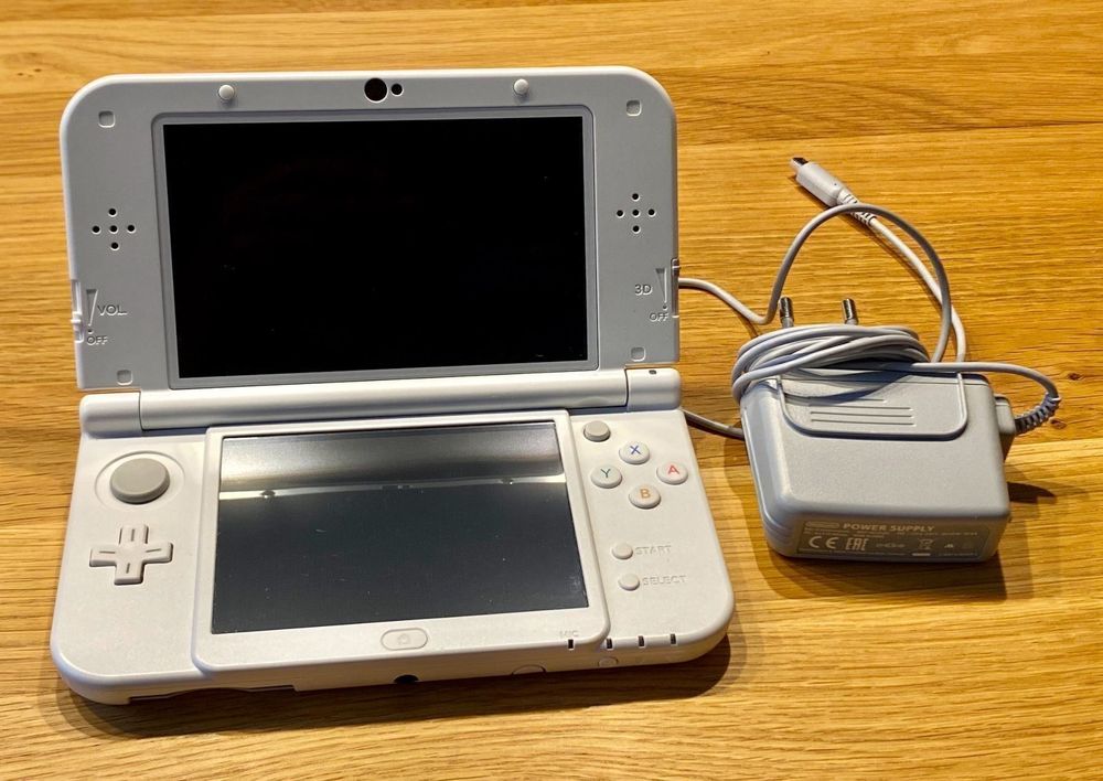 New Nintendo 3DS XL weiss mit Ladekabel (Gebraucht) in Winterthur für ...