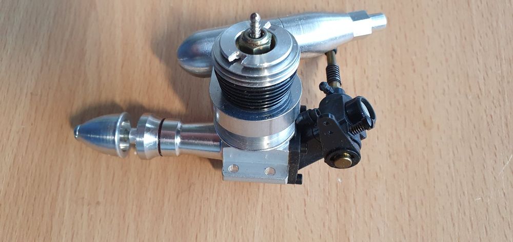Modellmotor COX Queen BEE .074 mit Schalldämpfer No. 3701 (Neuf (Voir ...