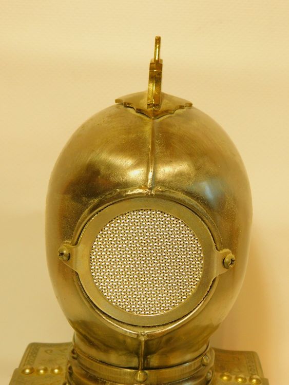 1969 Vintage Knight Helmet Transistor Radio - Working 84,67 | Kaufen ...
