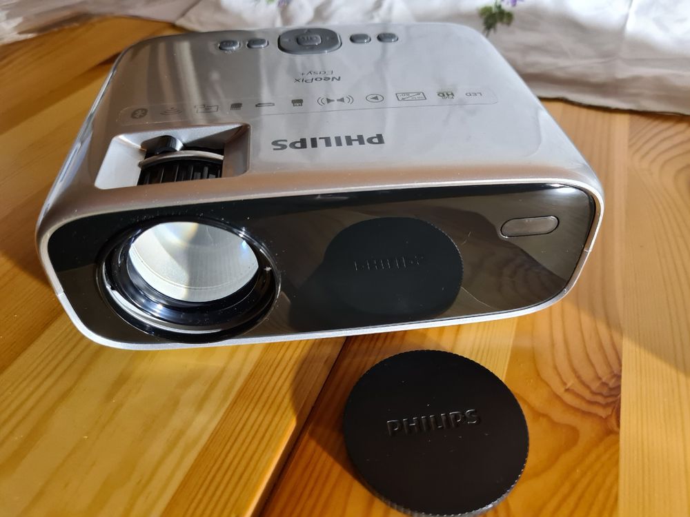 PHILIPS NeoPix Easy+ Mini Projector [ LED ] | Kaufen auf Ricardo