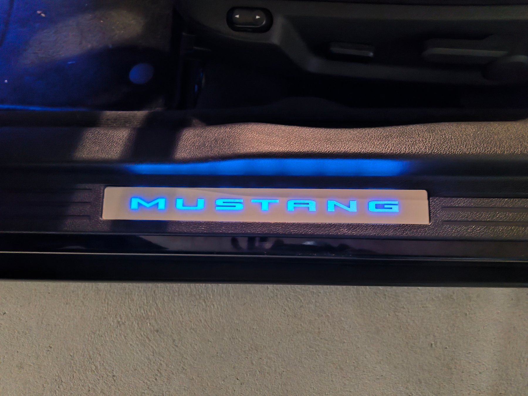 Schwarzer Ford Mustang GT, Top Zustand, Jahrgang 2011 (Gebraucht) in ...