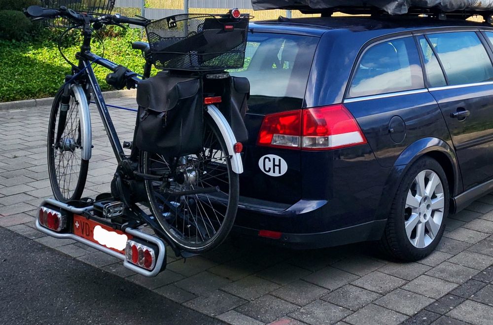 Vélo Electrique Bosch Hercules + Porte vélo Thule 940 (Gebraucht) in ...