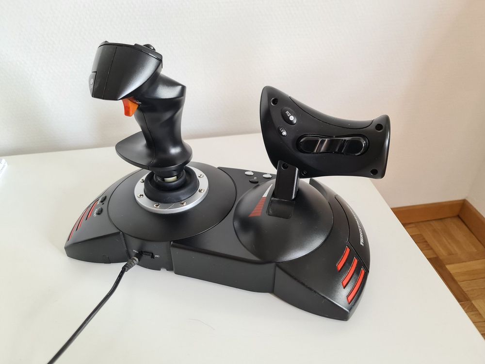 Joystick Thrustmaster T.Flight Hotas X | Kaufen auf Ricardo