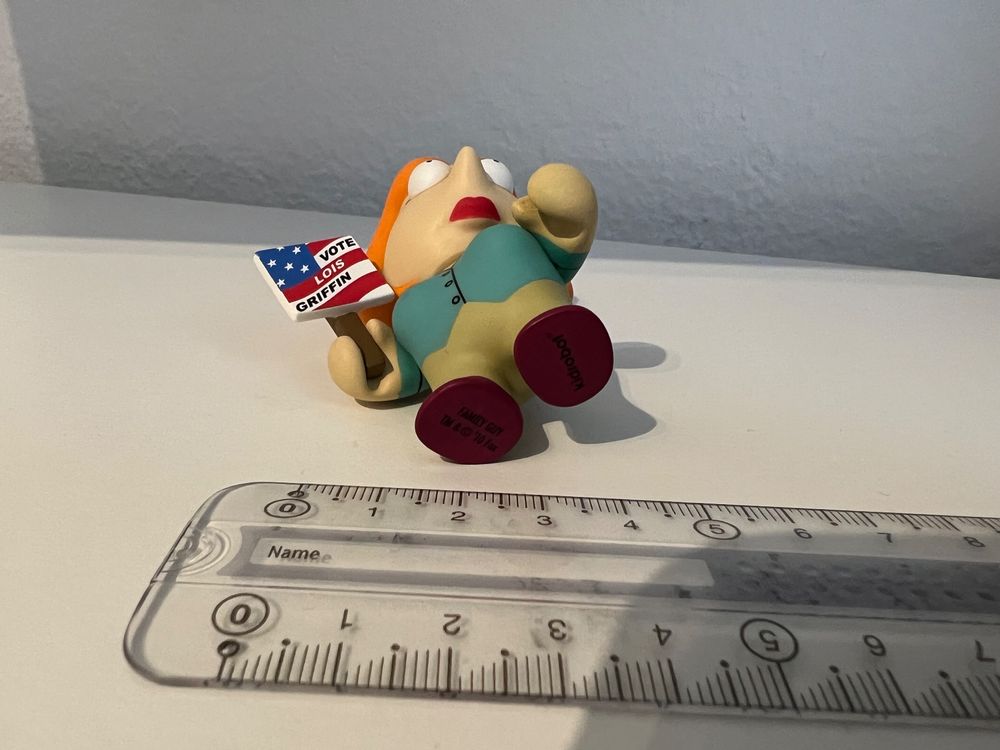 Lois Griffin Kidrobot Family Guy Figur Collectible Art (Gebraucht) in ...