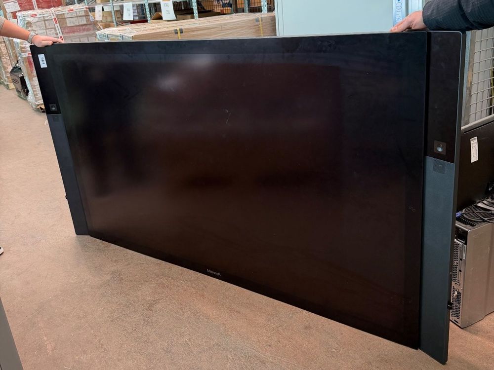 Microsoft Surface Hub 84" Grossdisplay – Modell 1596 – TOP (Neu (gemäss ...