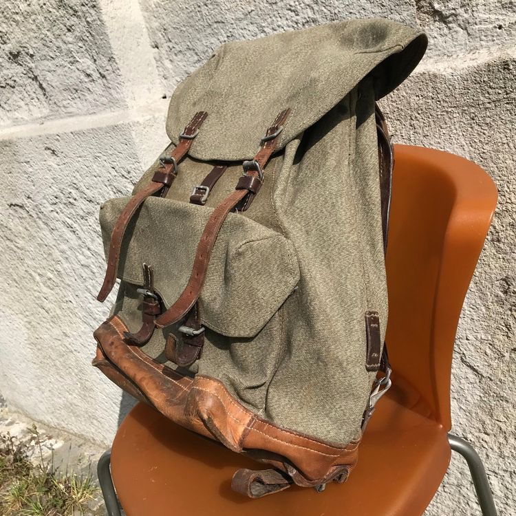 alter Militärrucksack Vintage Rucksack Stoff/ Leder | Kaufen auf Ricardo