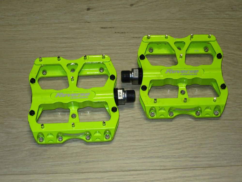 Hochwertige Reverse Components Escape Flat Pedals | Kaufen auf Ricardo
