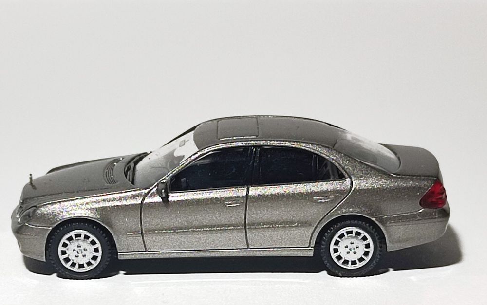 Mercedes E Klasse W211 Wiking 1:87 # 25-704 (Gebraucht) in ...
