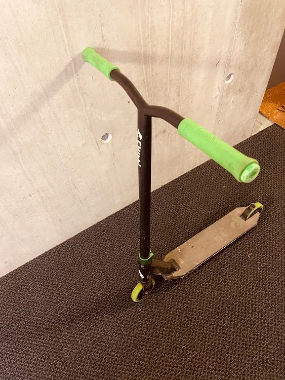 Chili Scooter Base, schwarz-grün (Gebraucht) in Adliswil für CHF 60 ...