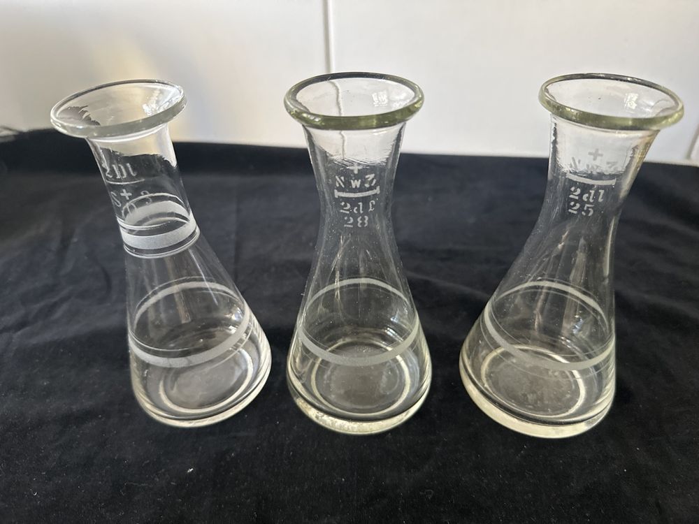 3 antike wein Karaffe aus Glas 2dl 1925, 1928 und 1900? | Kaufen auf Ricardo