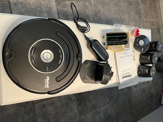 iRobot Roomba 581 mit viel Zubehör (Gebraucht) in Menziken für CHF 30 ...