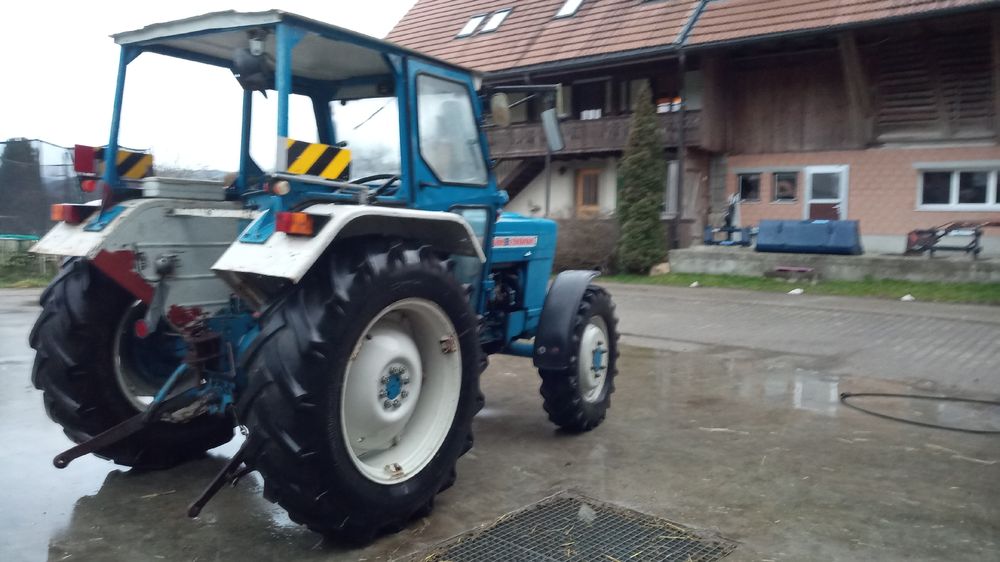 Ford Traktor 2000 (Defekt) in Zäziwil für CHF 4020 – nur Abholung auf ...