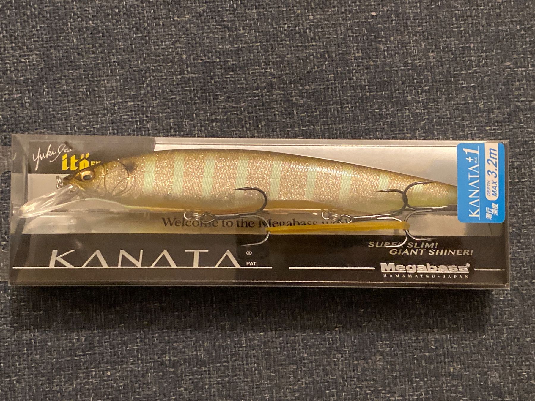 Megabass Kanata +1 Lure - Galaxy Shiner - New in Box🎣 (Neu und ...