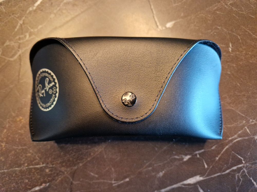 Ray-Ban Sonnenbrille mit Etui | Kaufen auf Ricardo