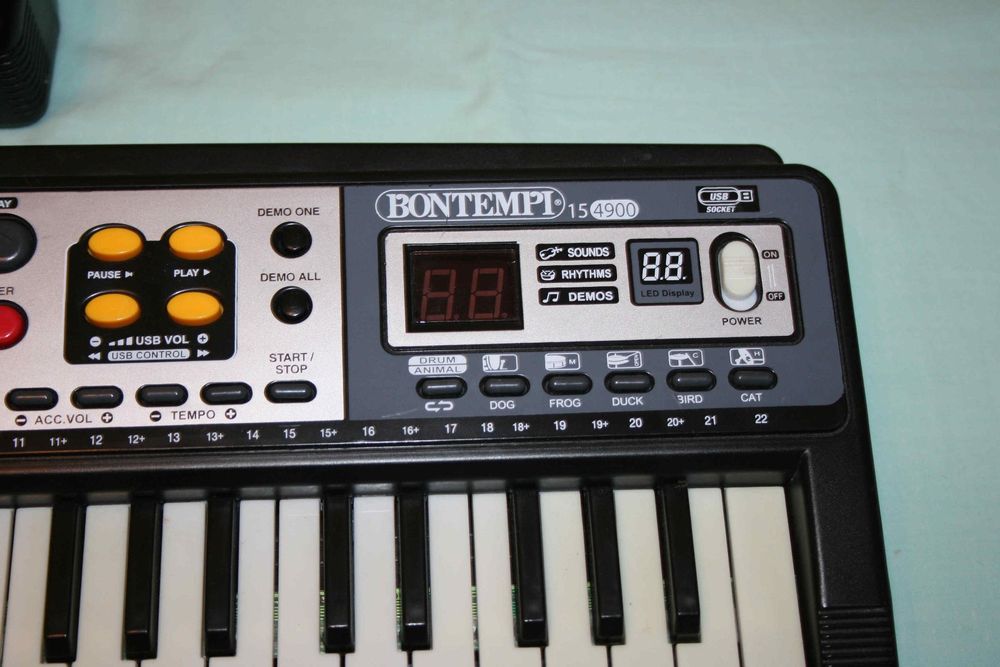 Kleines Keyboard, Orgel. Bontempi 4900. (Gebraucht) in Cadenazzo für ...