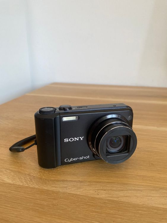 Sony Cybershot DSC-H70 (Gebraucht) in Fribourg für CHF 139 – nur Abholung auf Ricardo kaufen