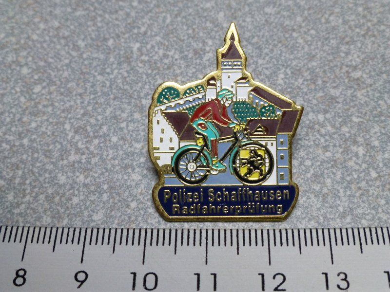 PIN PINS POLIZEI POLICE POLIZIA STAPO KAPO Kanton Stadt (Gebraucht) in Gränichen für CHF 3 – mit ...