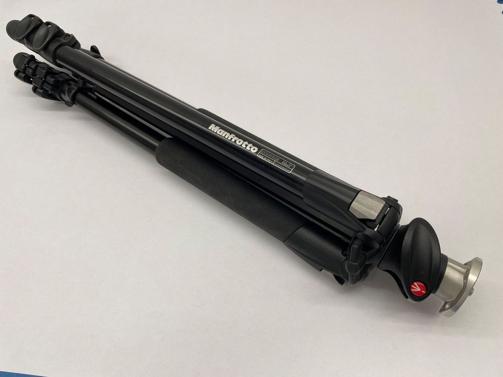 Manfrotto 055XPROB Dreibeinstativ - TOP Zustand! (Gebraucht) in Nottwil ...