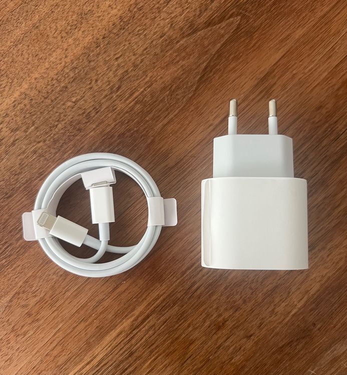 Original Apple USB-C 20W Power Adapter +1m Lightning | Kaufen auf Ricardo