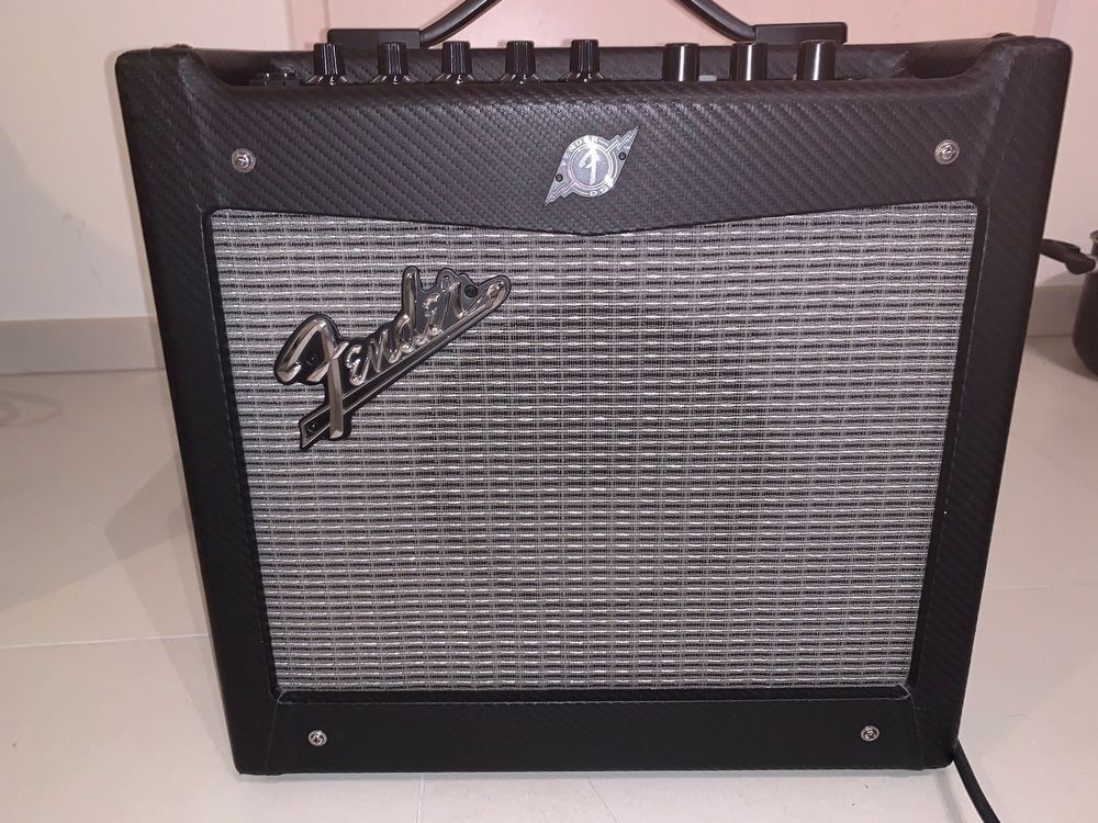 Fender mustang 1 (Gebraucht) in Crans près Celigny für CHF 60 – mit Lieferung auf Ricardo kaufen