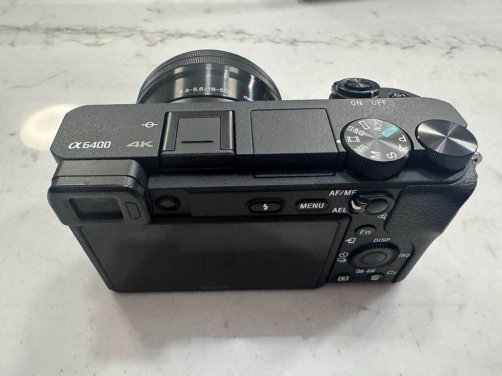 SONY Alpha 6400 + 16-50MM F/3.5-5.6 (Gebraucht) in Sion für CHF 490 ...