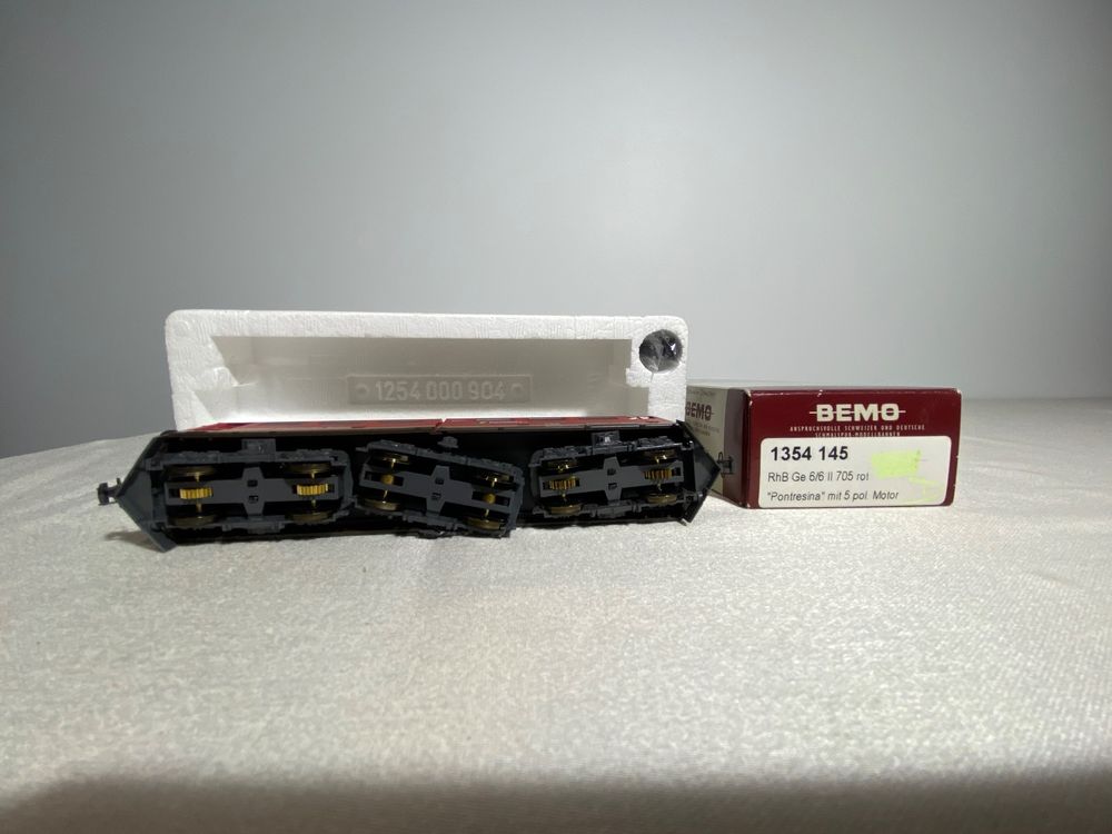 BEMO RhB Général 6/6 II 705 rot “Pontresina“ mit 5 pol.Motor (Neu ...