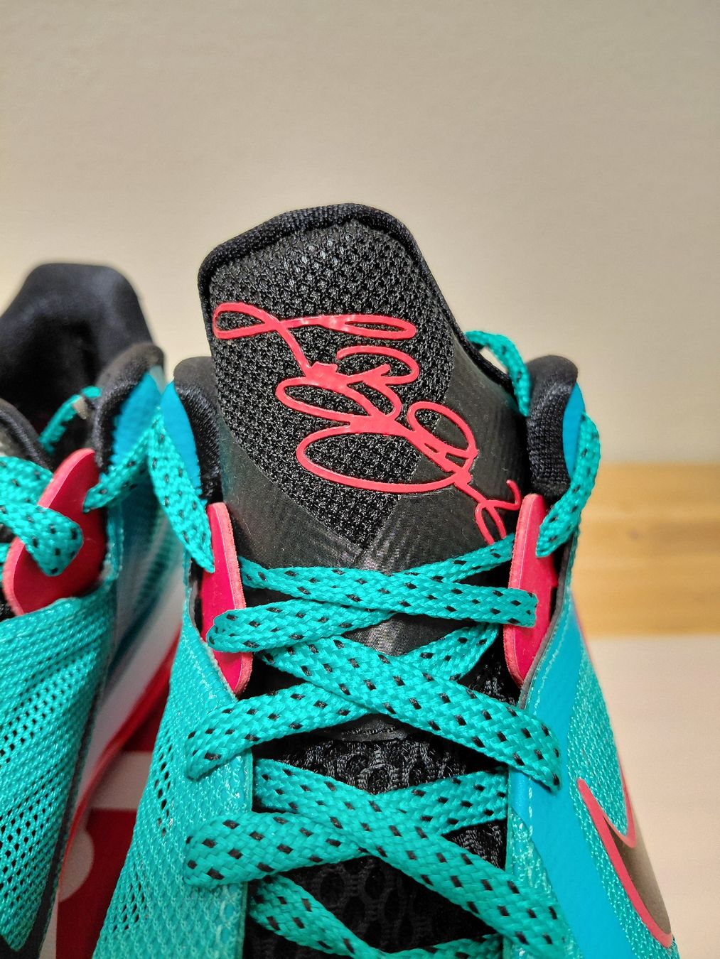 Nike LeBron IX Low – Reverse Liverpool Colorway – EU 40 (Neu und ...