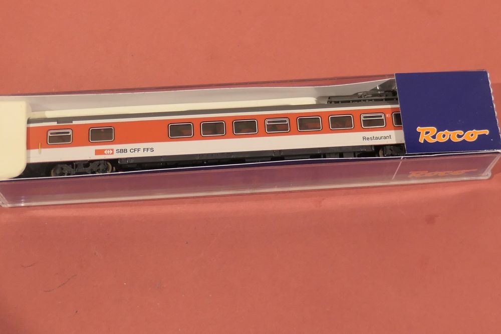 Roco SBB IC-Speisewagen Typ WR, zu EW IV, steingrau/rot (Gebraucht) in Höfen b. Thun für CHF 24 ...