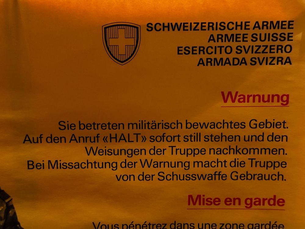 Plakat Schweizer Armee Militär „HALT“ vor Bunker und Festung (Neu ...