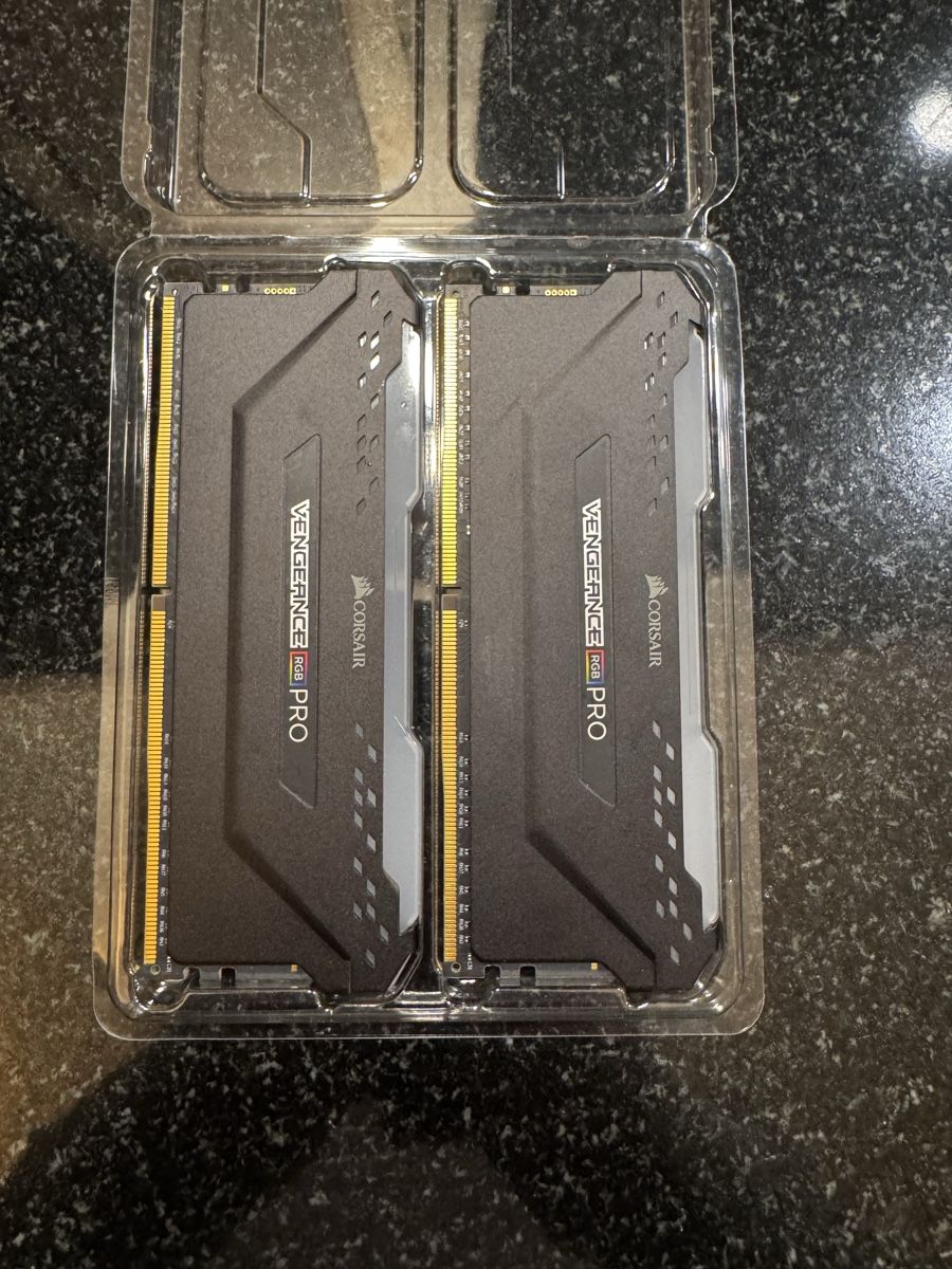 Corsair RAM RGB Pro, 32GB (2x16GB) DDR4 3200 MHz (Gebraucht) in Rümlang ...