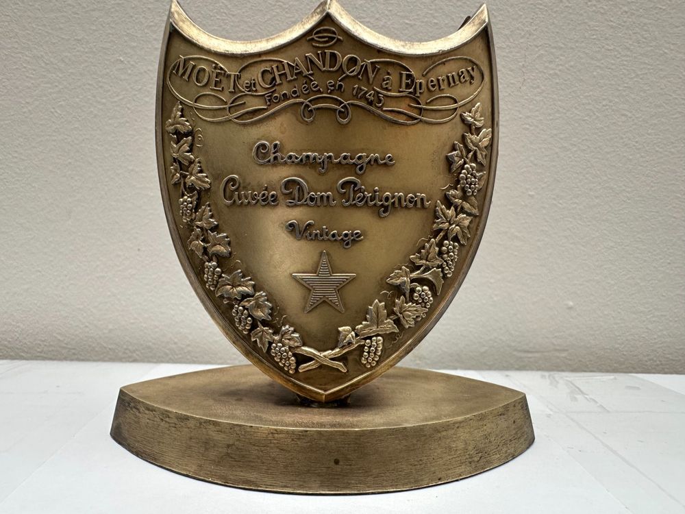 Vintage Dom Perignon Champagner-Menühalter (Gebraucht) in Meilen für ...